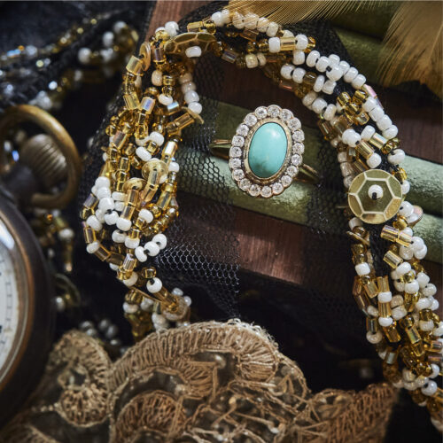 12月の誕生石「ターコイズ」—友情と新しい季節へ | TRANSHIP JEWELRY